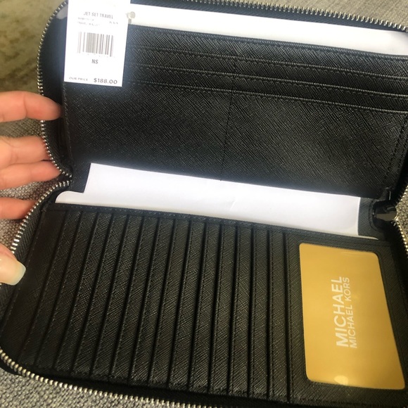 Michael Kors | Accessories | Mk Jetsetter Travel Wallet | Poshmark